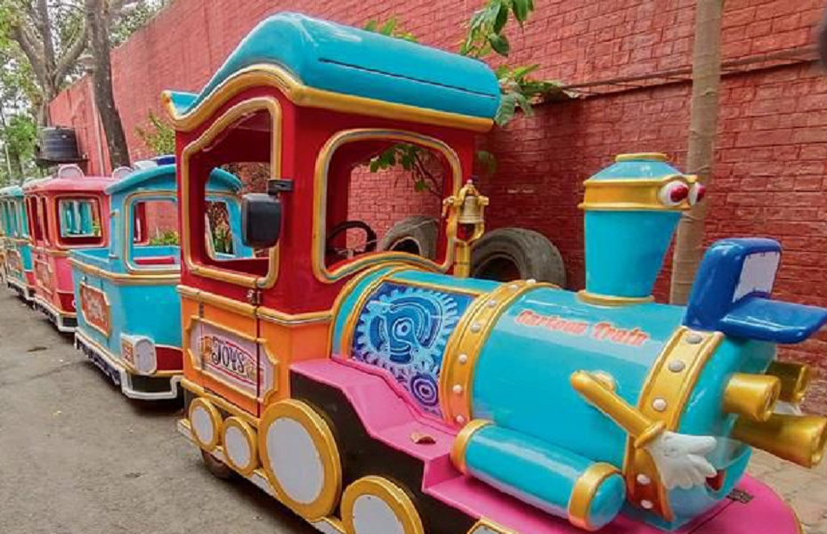 The toy train from which a child died after falling at Elante Mall will ...